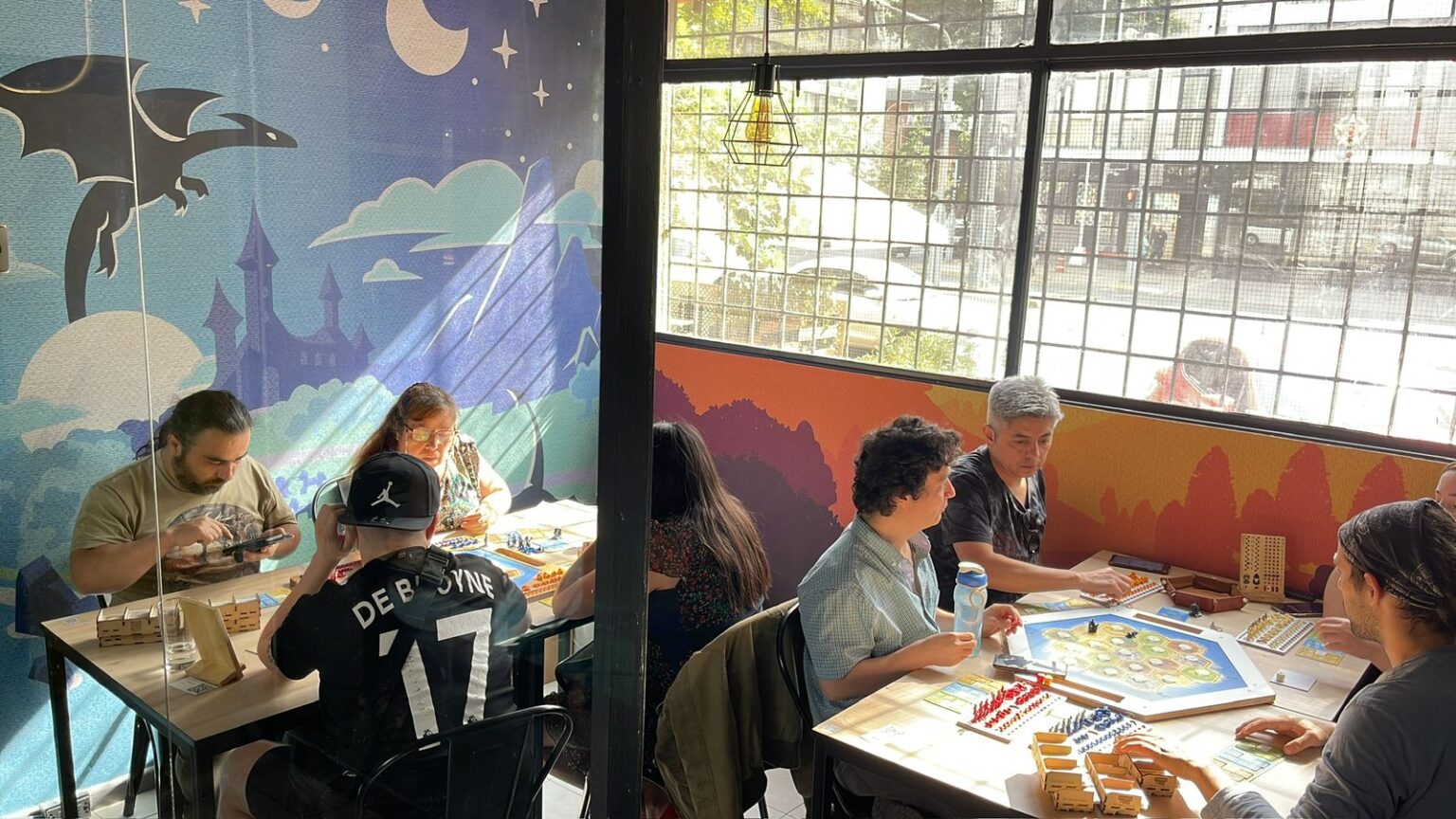 Cafés y bares para geeks: 6 lugares con juegos de mesa en Santiago ...